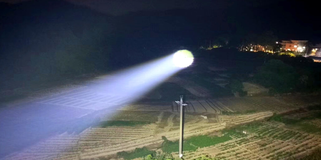 Best LED Marine Searchlight With 1 to 3 Mile Beam